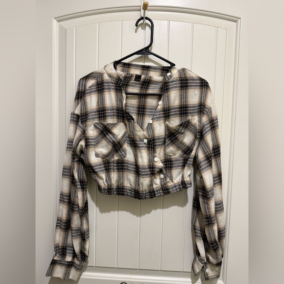 SHEIN | Tops | Shein Checkered Buttondown Crop Top Black And Cream ...